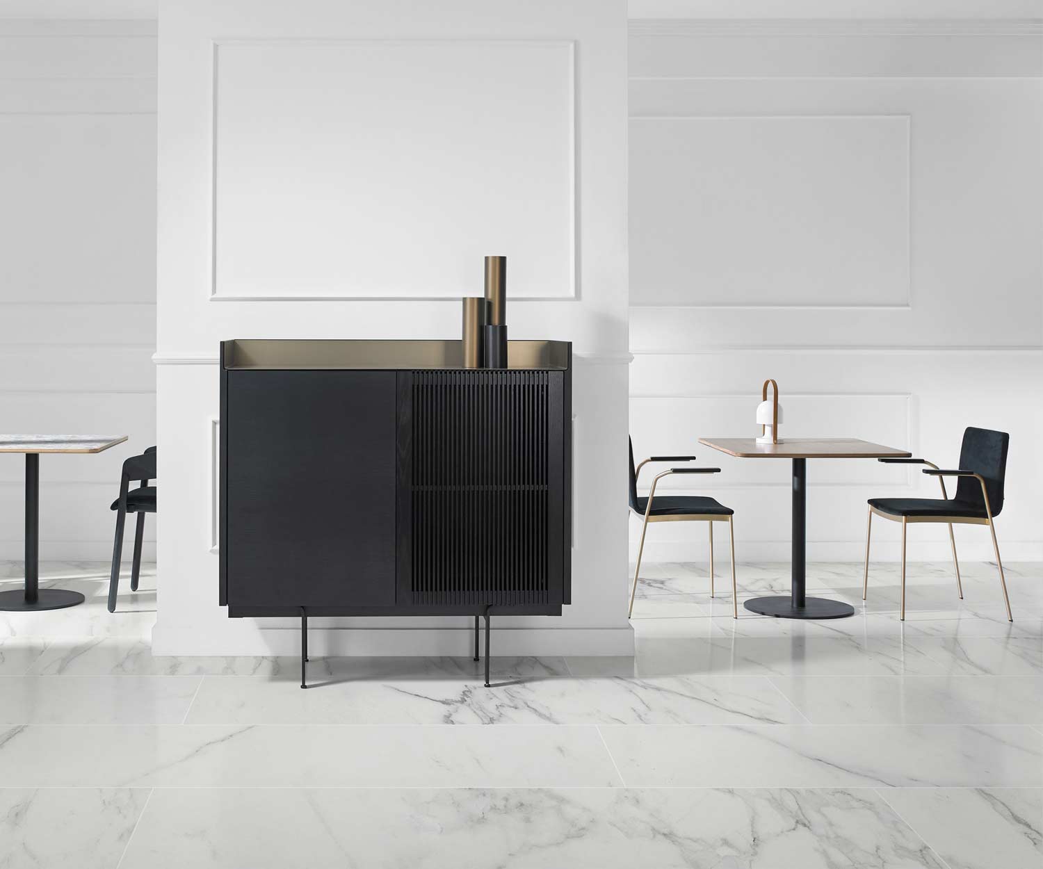 Punt HiFi design highboard aluminium afdekplaat eiken